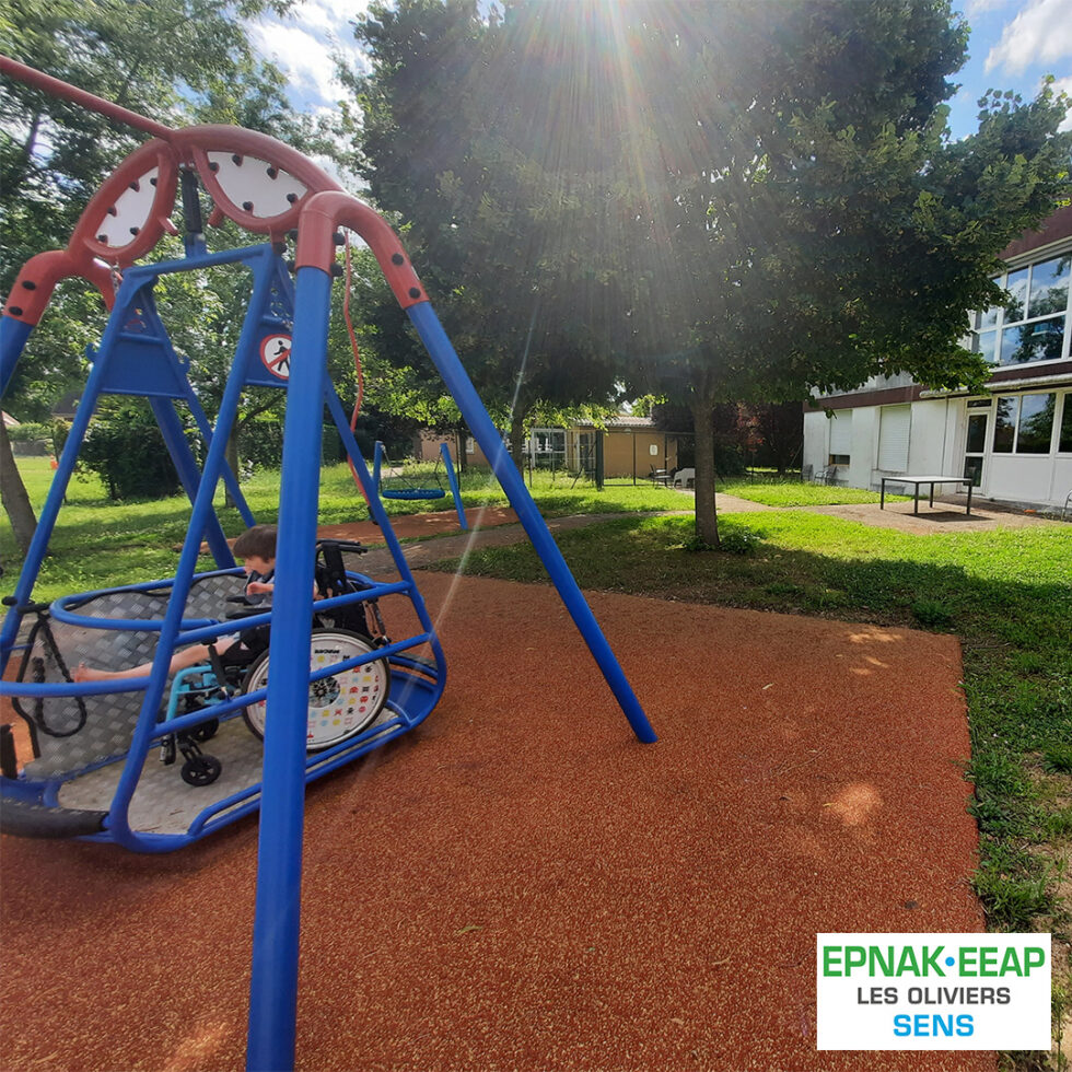 [𝗨𝗡 𝗔𝗜𝗥 𝗗𝗘 𝗝𝗘𝗨 𝗣𝗢𝗨𝗥 𝗟𝗘 𝗕𝗢𝗡𝗛𝗘𝗨𝗥 𝗗𝗘𝗦 𝗘𝗡𝗙𝗔𝗡𝗧𝗦 𝗗𝗘 𝗟'𝗘𝗘𝗔𝗣 𝗗𝗘 𝗦𝗘𝗡𝗦] - EPNAK